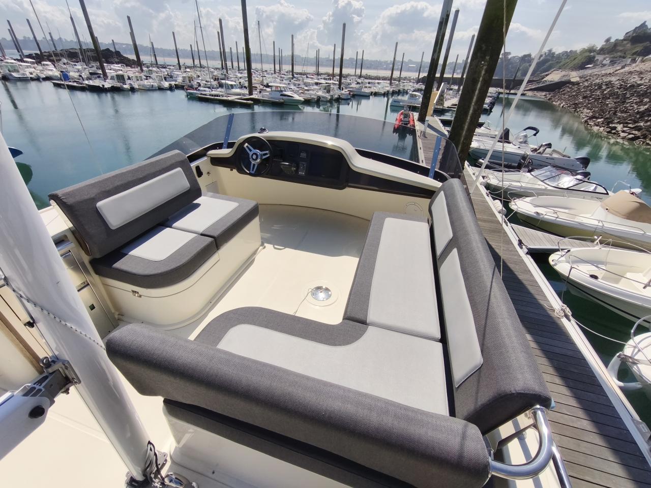 Rhea Marine Trawler 34 FLY - neuf - Fil Marine